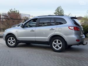 Grey Hyundai Santa Fe 2008 in Vilnius, with an engine capacity of 2.20 L and mileage of 377 thousand km for 2899 €, photo 7 on AUTOMOTO.COM.LV