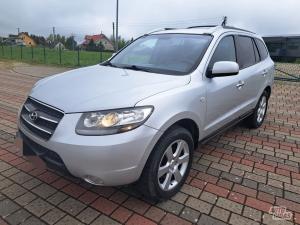 Grey Hyundai Santa Fe 2008 in Silute, with an engine capacity of 2.20 L and mileage of 274 thousand km for 3650 €, photo  on AUTOMOTO.COM.LV