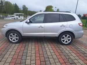 Grey Hyundai Santa Fe 2008 in Silute, with an engine capacity of 2.20 L and mileage of 274 thousand km for 3650 €, photo 4 on AUTOMOTO.COM.LV