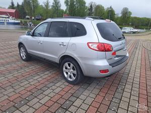Grey Hyundai Santa Fe 2008 in Silute, with an engine capacity of 2.20 L and mileage of 274 thousand km for 3650 €, photo 6 on AUTOMOTO.COM.LV