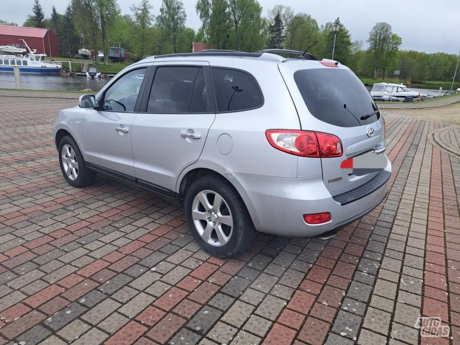 Grey Hyundai Santa Fe 2008 in Silute, with an engine capacity of 2.20 L and mileage of 274 thousand km for 3650 €, photo 6 on AUTOMOTO.COM.LV