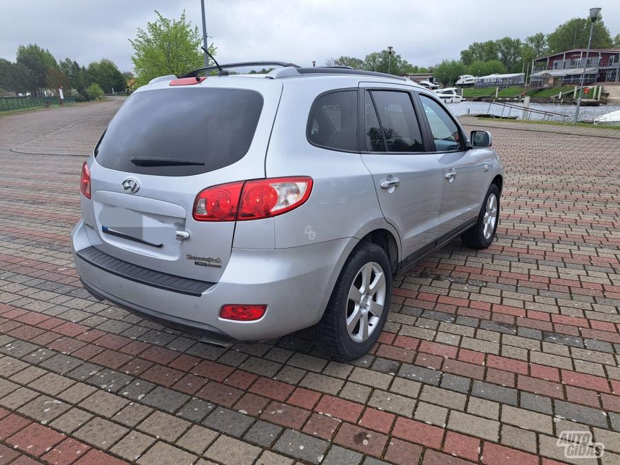 Grey Hyundai Santa Fe 2008 in Silute, with an engine capacity of 2.20 L and mileage of 274 thousand km for 3650 €, photo 8 on AUTOMOTO.COM.LV