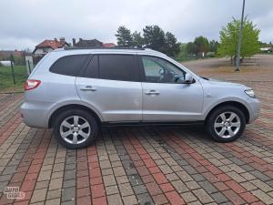 Grey Hyundai Santa Fe 2008 in Silute, with an engine capacity of 2.20 L and mileage of 274 thousand km for 3650 €, photo 10 on AUTOMOTO.COM.LV
