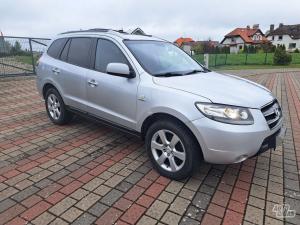 Grey Hyundai Santa Fe 2008 in Silute, with an engine capacity of 2.20 L and mileage of 274 thousand km for 3650 €, photo 11 on AUTOMOTO.COM.LV