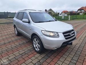 Grey Hyundai Santa Fe 2008 in Silute, with an engine capacity of 2.20 L and mileage of 274 thousand km for 3650 €, photo 12 on AUTOMOTO.COM.LV