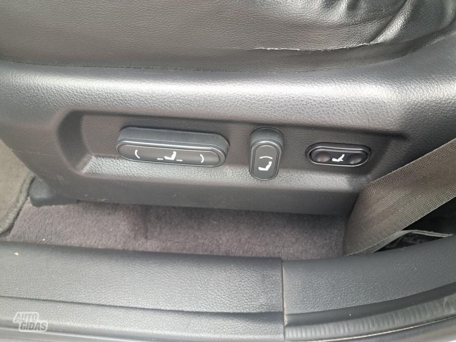 Grey Hyundai Santa Fe 2008 in Silute, with an engine capacity of 2.20 L and mileage of 274 thousand km for 3650 €, photo 15 on AUTOMOTO.COM.LV