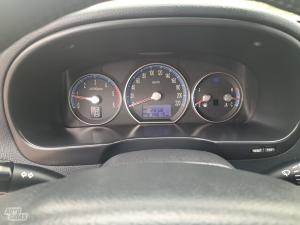 Grey Hyundai Santa Fe 2008 in Silute, with an engine capacity of 2.20 L and mileage of 274 thousand km for 3650 €, photo 17 on AUTOMOTO.COM.LV