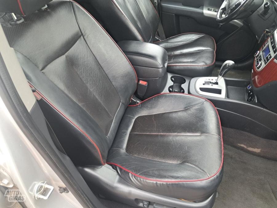 Grey Hyundai Santa Fe 2008 in Silute, with an engine capacity of 2.20 L and mileage of 274 thousand km for 3650 €, photo 27 on AUTOMOTO.COM.LV