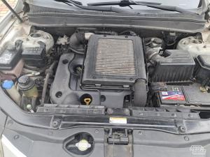 Grey Hyundai Santa Fe 2008 in Silute, with an engine capacity of 2.20 L and mileage of 274 thousand km for 3650 €, photo 28 on AUTOMOTO.COM.LV