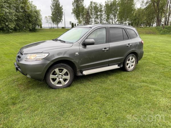 Grey Hyundai Santa Fe 2008 in Riga, with an engine capacity of 2.20 L and mileage of 274 thousand km for 3800 €, photo 7 on AUTOMOTO.COM.LV