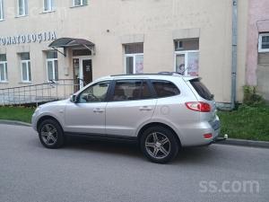 Pelēks Hyundai Santa Fe 2008 Daugavpils, ar dzinēja tilpumu 2.20 L un nobraukumu 293 tūkst. km par 4600 €, foto 3 vietnē AUTOMOTO.COM.LV