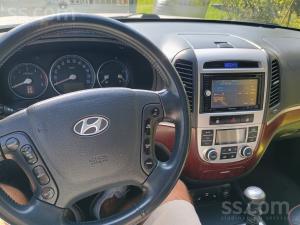 Pelēks Hyundai Santa Fe 2008 Daugavpils, ar dzinēja tilpumu 2.20 L un nobraukumu 293 tūkst. km par 4600 €, foto 4 vietnē AUTOMOTO.COM.LV