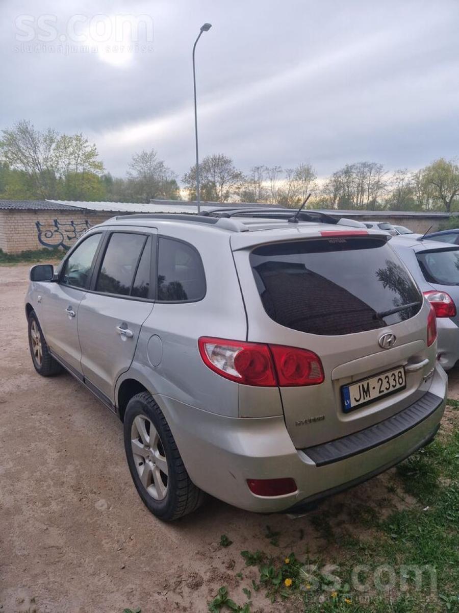 Pelēks Hyundai Santa Fe 2008 Dobele, ar dzinēja tilpumu 2.20 L un nobraukumu 0 tūkst. km par 1400 €, foto 5 vietnē AUTOMOTO.COM.LV