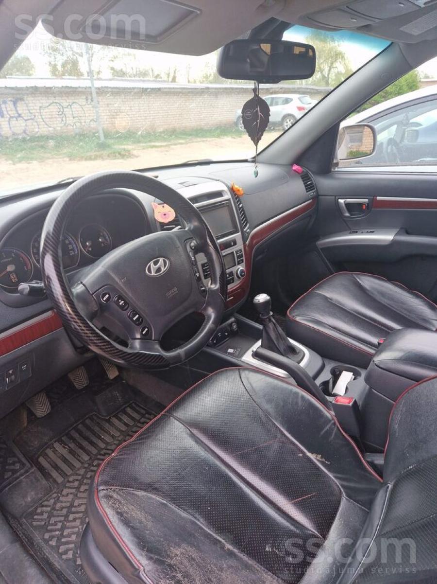 Pelēks Hyundai Santa Fe 2008 Dobele, ar dzinēja tilpumu 2.20 L un nobraukumu 0 tūkst. km par 1400 €, foto 6 vietnē AUTOMOTO.COM.LV