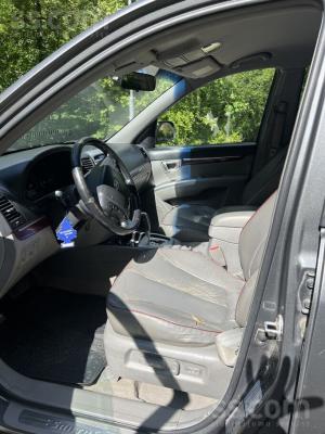 Pelēks Hyundai Santa Fe 2008 Saldus, ar dzinēja tilpumu 2.20 L un nobraukumu 293 tūkst. km par 3950 €, foto 15 vietnē AUTOMOTO.COM.LV
