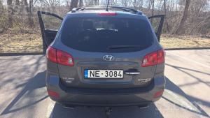 Pelēks Hyundai Santa Fe 2008 Rīga, ar dzinēja tilpumu 2.20 L un nobraukumu 286 tūkst. km par 3500 €, foto  vietnē AUTOMOTO.COM.LV