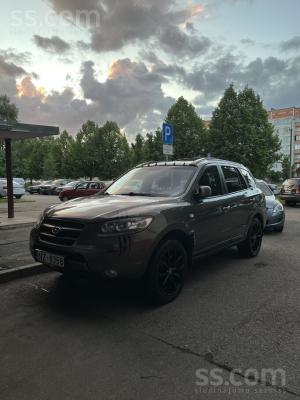Grey Hyundai Santa Fe 2008 in Riga, with an engine capacity of 2.20 L and mileage of 260 thousand km for 4500 €, photo  on AUTOMOTO.COM.LV