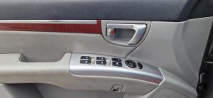 Pelēks Hyundai Santa Fe 2008 Rīga, ar dzinēja tilpumu 2.20 L un nobraukumu 210 tūkst. km par 5950 €, foto 3 vietnē AUTOMOTO.COM.LV