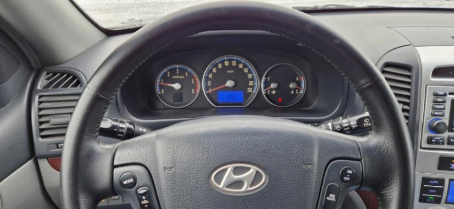 Pelēks Hyundai Santa Fe 2008 Rīga, ar dzinēja tilpumu 2.20 L un nobraukumu 210 tūkst. km par 5950 €, foto 7 vietnē AUTOMOTO.COM.LV