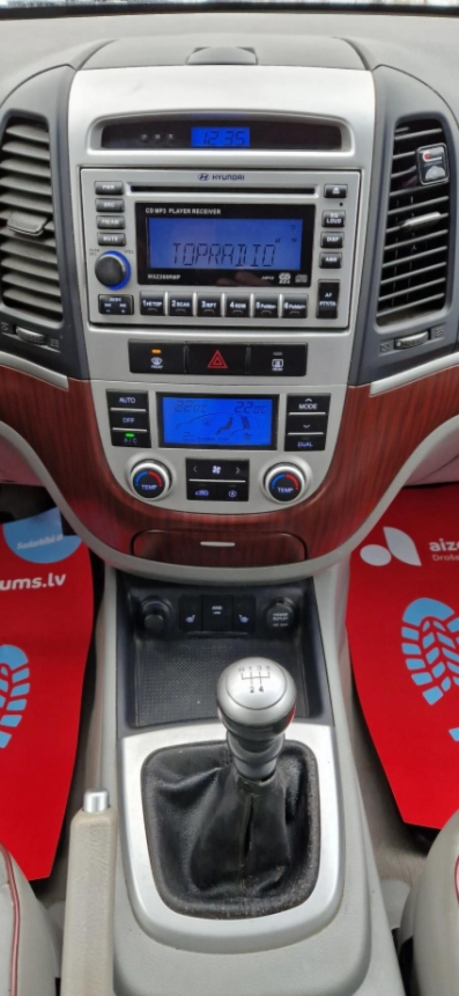 Pelēks Hyundai Santa Fe 2008 Rīga, ar dzinēja tilpumu 2.20 L un nobraukumu 210 tūkst. km par 5950 €, foto 8 vietnē AUTOMOTO.COM.LV