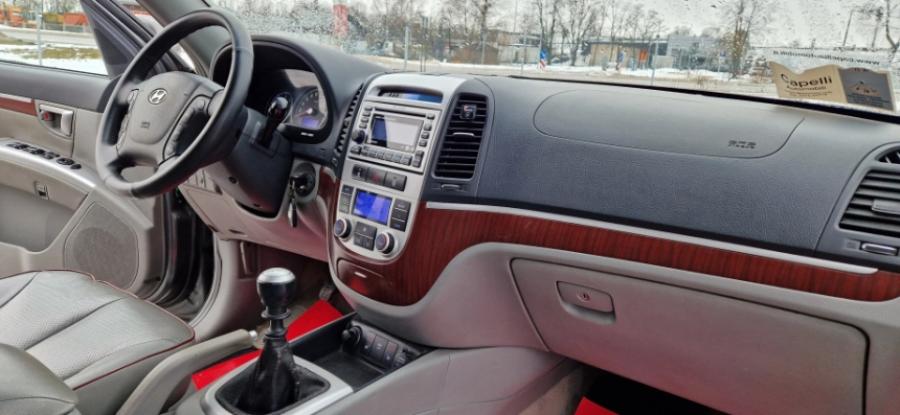 Pelēks Hyundai Santa Fe 2008 Rīga, ar dzinēja tilpumu 2.20 L un nobraukumu 210 tūkst. km par 5950 €, foto 23 vietnē AUTOMOTO.COM.LV