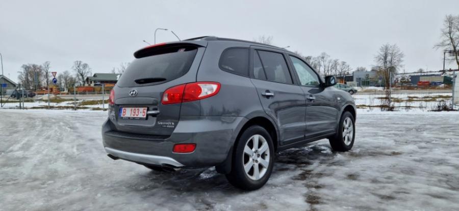 Pelēks Hyundai Santa Fe 2008 Rīga, ar dzinēja tilpumu 2.20 L un nobraukumu 210 tūkst. km par 5950 €, foto 31 vietnē AUTOMOTO.COM.LV