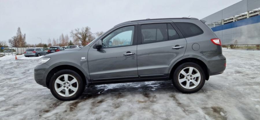 Pelēks Hyundai Santa Fe 2008 Rīga, ar dzinēja tilpumu 2.20 L un nobraukumu 210 tūkst. km par 5950 €, foto 34 vietnē AUTOMOTO.COM.LV