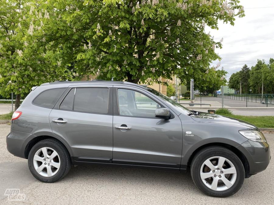 Grey Hyundai Santa Fe 2008 in Kaunas, with an engine capacity of 2.20 L and mileage of 355 thousand km for 3500 €, photo 3 on AUTOMOTO.COM.LV