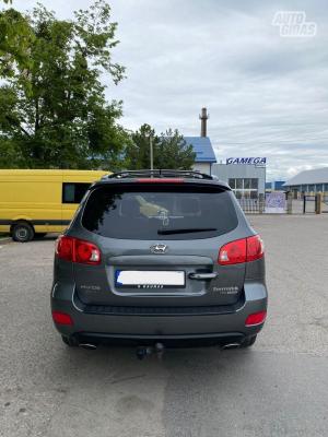 Grey Hyundai Santa Fe 2008 in Kaunas, with an engine capacity of 2.20 L and mileage of 355 thousand km for 3500 €, photo 5 on AUTOMOTO.COM.LV