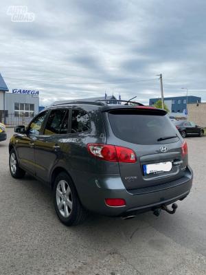 Grey Hyundai Santa Fe 2008 in Kaunas, with an engine capacity of 2.20 L and mileage of 355 thousand km for 3500 €, photo 6 on AUTOMOTO.COM.LV