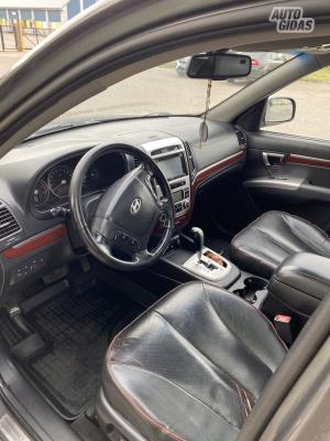 Grey Hyundai Santa Fe 2008 in Kaunas, with an engine capacity of 2.20 L and mileage of 355 thousand km for 3500 €, photo 14 on AUTOMOTO.COM.LV