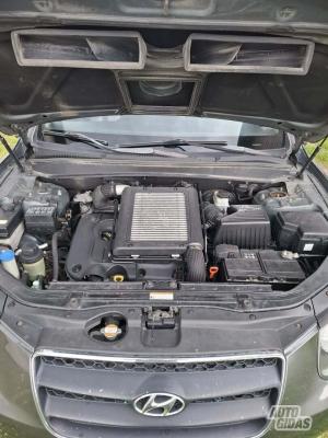 Grey Hyundai Santa Fe 2008 in Kaunas, with an engine capacity of 2.20 L and mileage of 355 thousand km for 3500 €, photo 23 on AUTOMOTO.COM.LV
