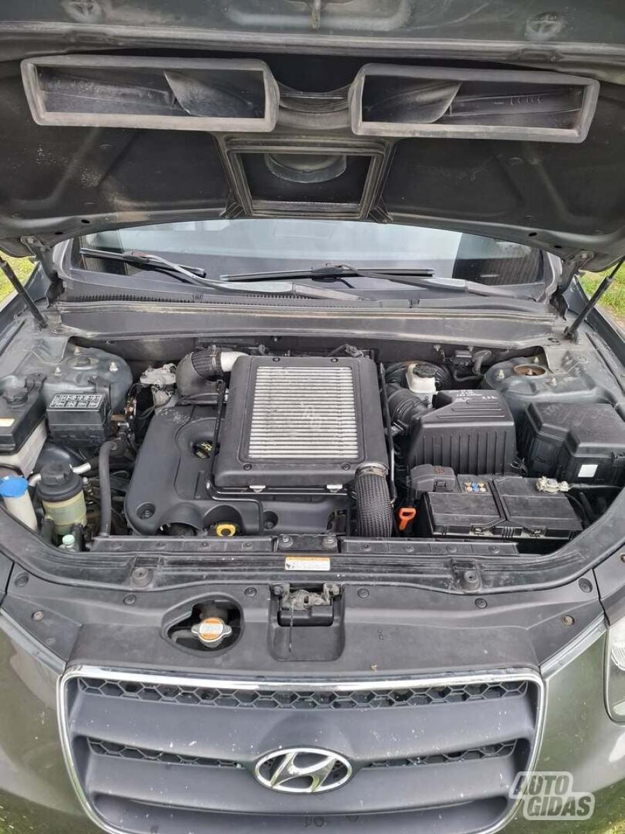 Grey Hyundai Santa Fe 2008 in Kaunas, with an engine capacity of 2.20 L and mileage of 355 thousand km for 3500 €, photo 23 on AUTOMOTO.COM.LV
