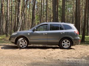 Pelēks Hyundai Santa Fe 2008 Rīga, ar dzinēja tilpumu 2.60 L un nobraukumu 208 tūkst. km par 3800 €, foto  vietnē AUTOMOTO.COM.LV