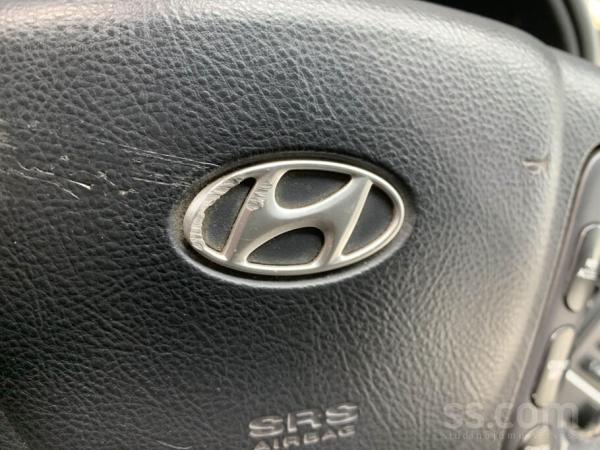 Pelēks Hyundai Santa Fe 2008 Rīga, ar dzinēja tilpumu 2.60 L un nobraukumu 208 tūkst. km par 3800 €, foto 9 vietnē AUTOMOTO.COM.LV