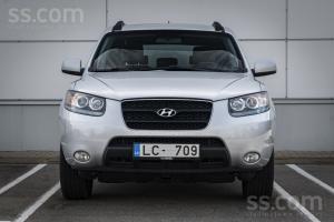 Pelēks Hyundai Santa Fe 2008 Rīga, ar dzinēja tilpumu 2.20 L un nobraukumu 352 tūkst. km par 3995 €, foto 3 vietnē AUTOMOTO.COM.LV