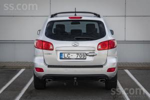 Pelēks Hyundai Santa Fe 2008 Rīga, ar dzinēja tilpumu 2.20 L un nobraukumu 352 tūkst. km par 3995 €, foto 6 vietnē AUTOMOTO.COM.LV
