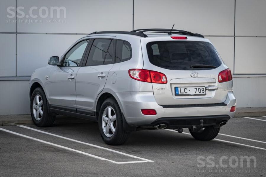 Pelēks Hyundai Santa Fe 2008 Rīga, ar dzinēja tilpumu 2.20 L un nobraukumu 352 tūkst. km par 3995 €, foto 7 vietnē AUTOMOTO.COM.LV