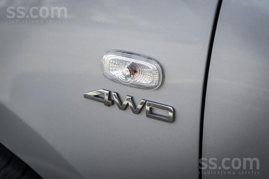 Pelēks Hyundai Santa Fe 2008 Rīga, ar dzinēja tilpumu 2.20 L un nobraukumu 352 tūkst. km par 3995 €, foto 9 vietnē AUTOMOTO.COM.LV