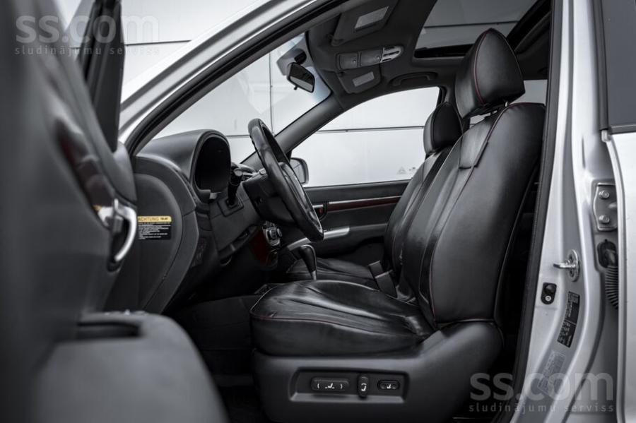 Pelēks Hyundai Santa Fe 2008 Rīga, ar dzinēja tilpumu 2.20 L un nobraukumu 352 tūkst. km par 3995 €, foto 10 vietnē AUTOMOTO.COM.LV