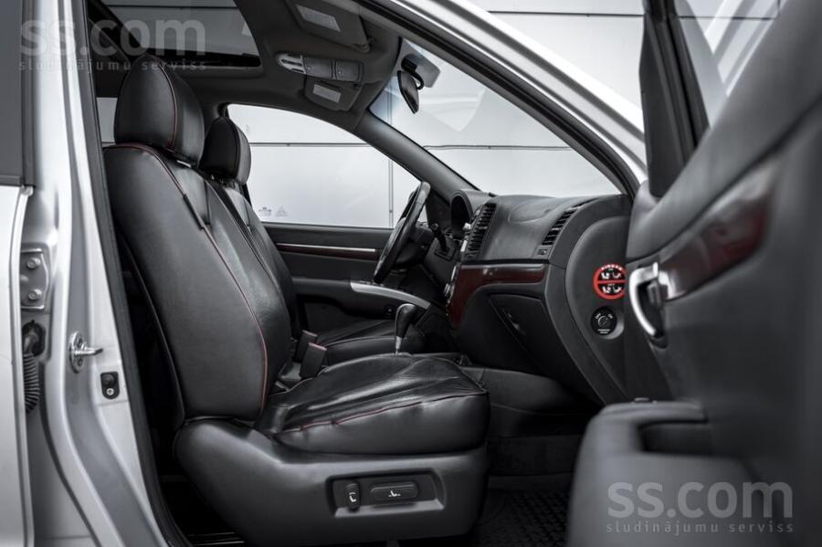 Pelēks Hyundai Santa Fe 2008 Rīga, ar dzinēja tilpumu 2.20 L un nobraukumu 352 tūkst. km par 3995 €, foto 11 vietnē AUTOMOTO.COM.LV