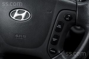 Pelēks Hyundai Santa Fe 2008 Rīga, ar dzinēja tilpumu 2.20 L un nobraukumu 352 tūkst. km par 3995 €, foto 19 vietnē AUTOMOTO.COM.LV