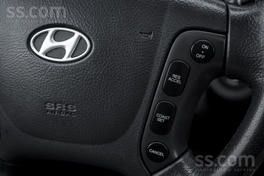 Pelēks Hyundai Santa Fe 2008 Rīga, ar dzinēja tilpumu 2.20 L un nobraukumu 352 tūkst. km par 3995 €, foto 19 vietnē AUTOMOTO.COM.LV