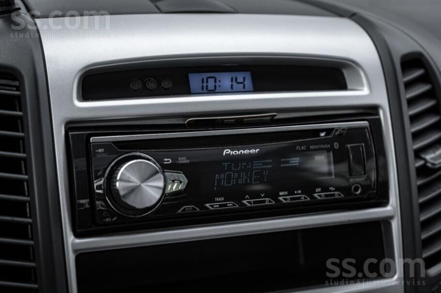 Pelēks Hyundai Santa Fe 2008 Rīga, ar dzinēja tilpumu 2.20 L un nobraukumu 352 tūkst. km par 3995 €, foto 24 vietnē AUTOMOTO.COM.LV