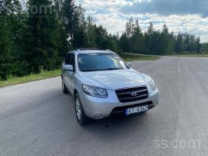 Pelēks Hyundai Santa Fe 2008 Madona, ar dzinēja tilpumu 2.20 L un nobraukumu 289 tūkst. km par 3990 €, foto  vietnē AUTOMOTO.COM.LV