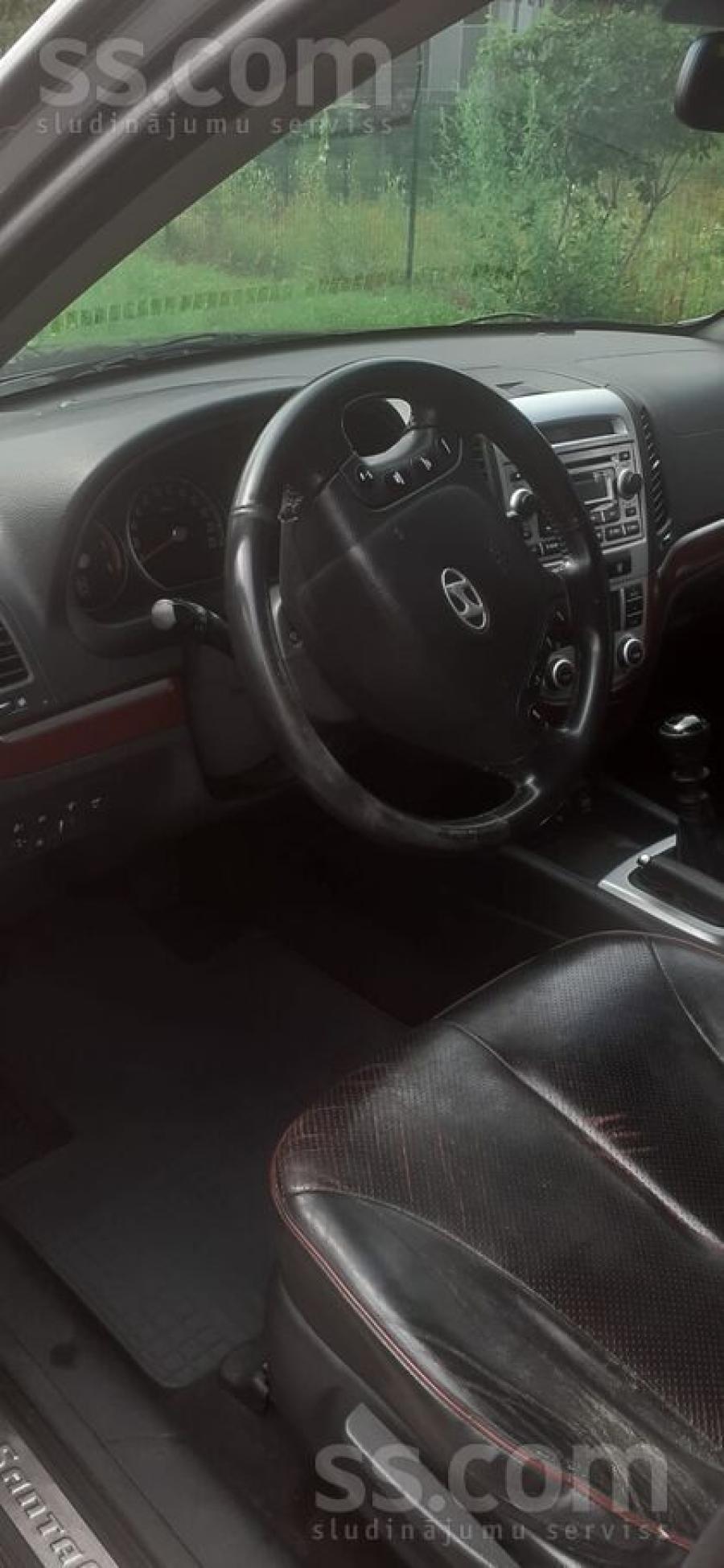 Pelēks Hyundai Santa Fe 2008 Rīga, ar dzinēja tilpumu 2.20 L un nobraukumu 394 tūkst. km par 2700 €, foto 4 vietnē AUTOMOTO.COM.LV