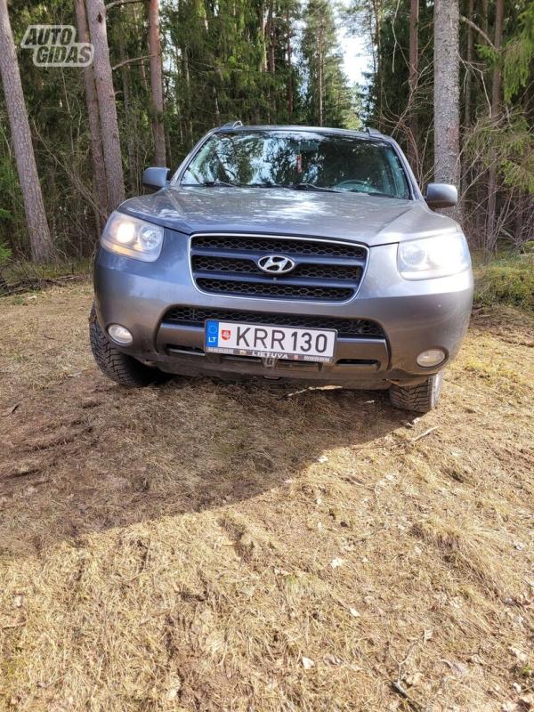 Grey Hyundai Santa Fe 2009 in Vilnius, with an engine capacity of 2.20 L and mileage of 236 thousand km for 4550 €, photo 10 on AUTOMOTO.COM.LV