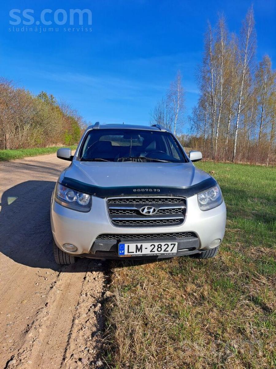 Pelēks Hyundai Santa Fe 2009 Cēsis, ar dzinēja tilpumu 2.20 L un nobraukumu 264 tūkst. km par 4500 €, foto 5 vietnē AUTOMOTO.COM.LV