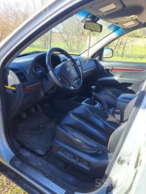 Pelēks Hyundai Santa Fe 2009 Cēsis, ar dzinēja tilpumu 2.20 L un nobraukumu 264 tūkst. km par 4500 €, foto 6 vietnē AUTOMOTO.COM.LV