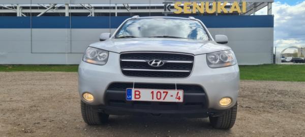 Grey Hyundai Santa Fe 2009 in Riga, with an engine capacity of 2.20 L and mileage of 224 thousand km for 6750 €, photo 8 on AUTOMOTO.COM.LV